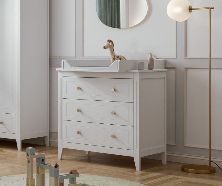 Quelle dimension de table à langer choisir pour la sécurité du bébé